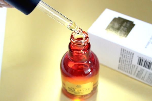 Oils of Life Intensely Revitalising Facial Oil | Emmie by HappySkin